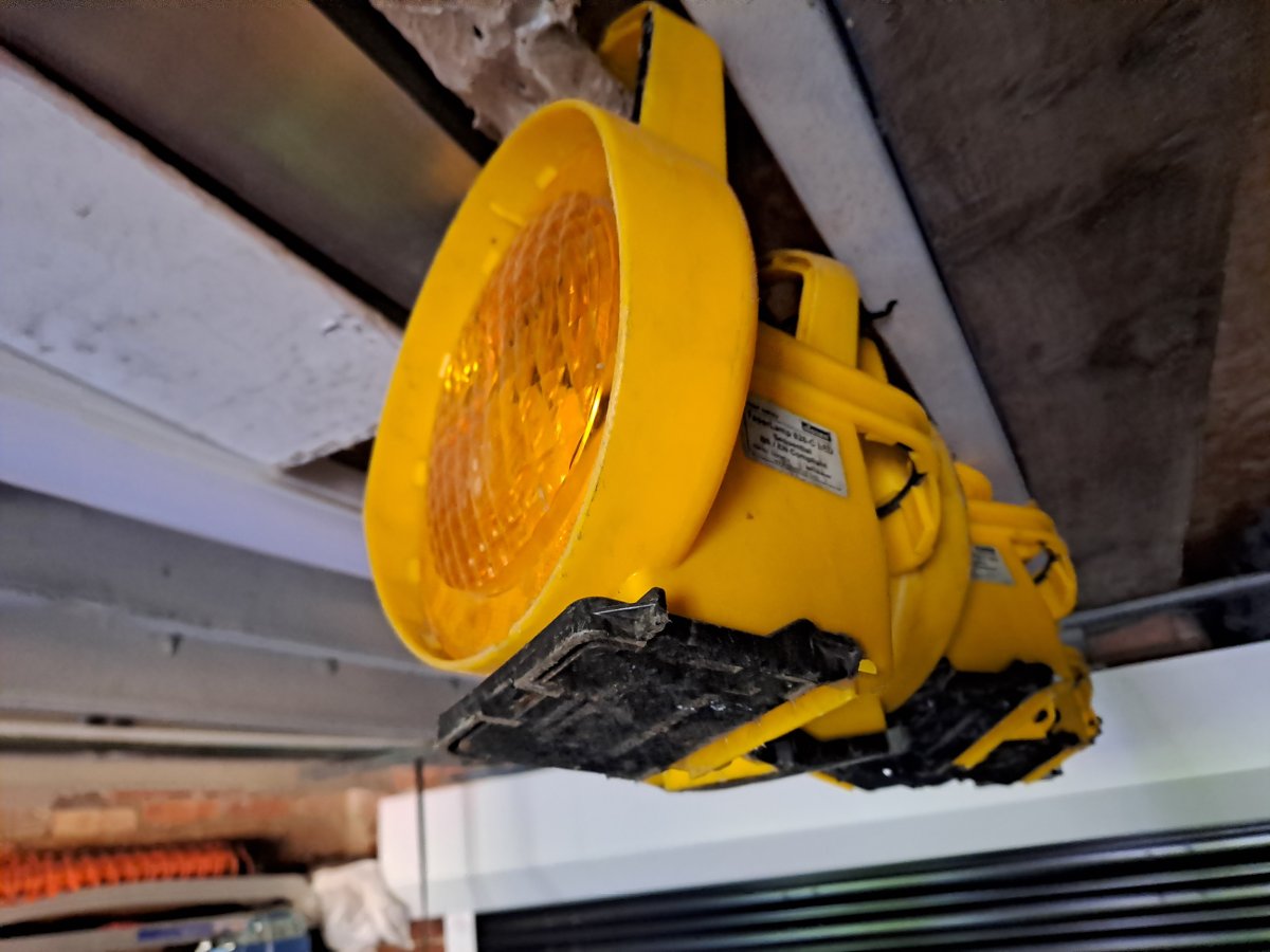 Traffic Management: 10 No Nissen Taperlamp Sequential LED Cone Lamp ...